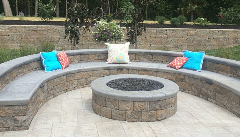 Allan Block Courtyard Landscape Wall - Fairbanks Materials Inc. (FMI)